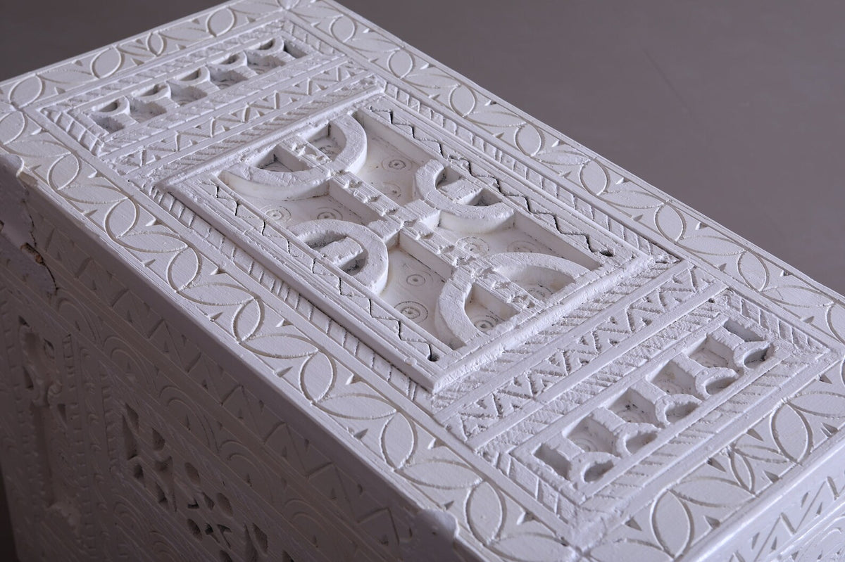 Artistic Designs and Patterns: Moroccan Wooden Chests – Beni ourain rug